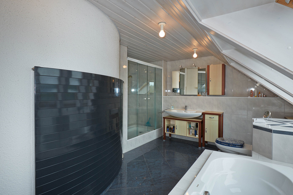 Zu kaufen! 227m² Haus in Urbach - 8 Zimmer, EUR 980.000, mit Balkon - REMAX